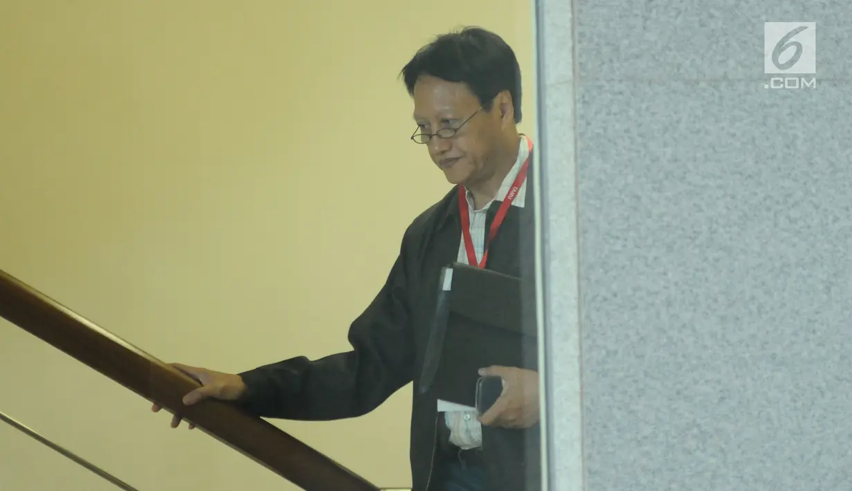 PHOTO: Kasus E-KTP, KPK Periksa Mantan Dirut PNRI - Foto Liputan6.com