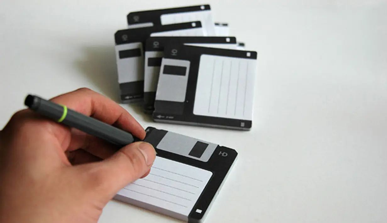 Aneka Bentuk Sticky Notes Kreatif Membuat Ruang Kerja Anda Menjadi Unik ...