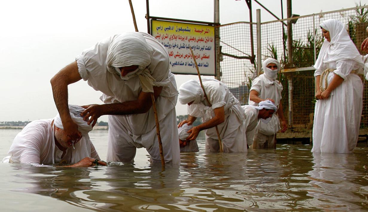 FOTO: Pesta Kreasi Pengikut Sabean Mandaean di Sungai Tigris - Foto ...