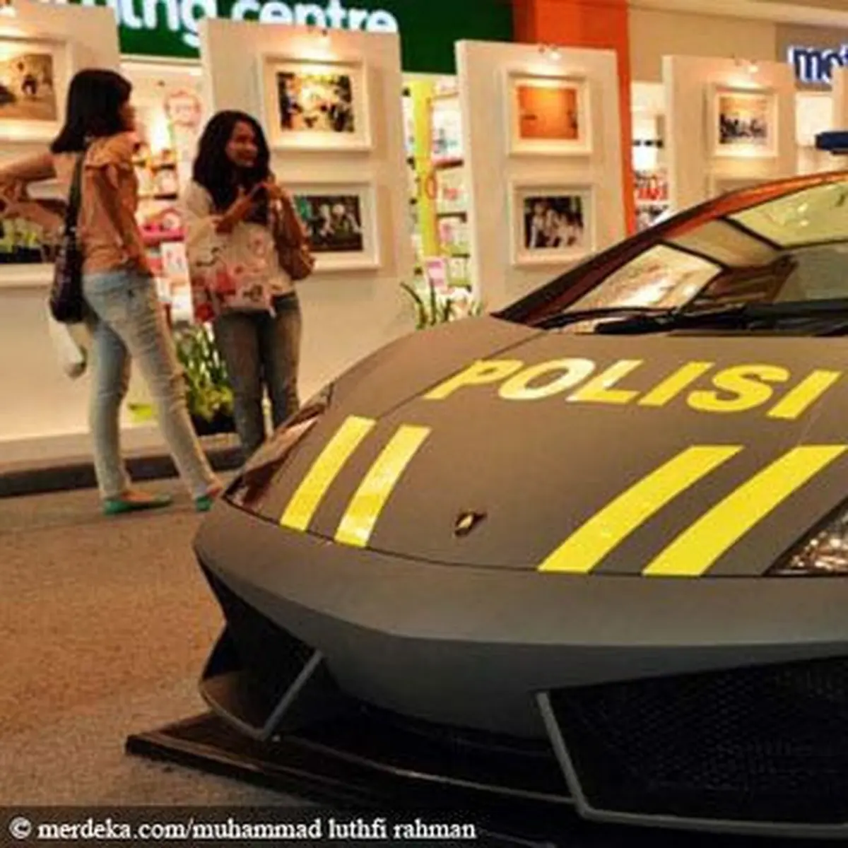 Polisi Indonesia Pakai Lamborghini