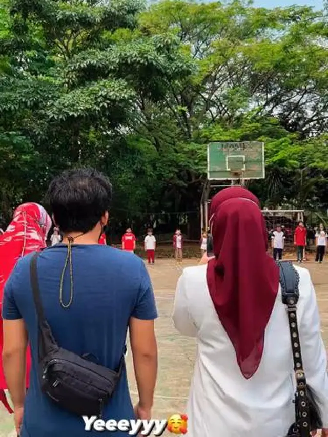 6 Potret Ayus Sabyan dan Ririe Fairus Antar Anak-Anak Lomba 17 Agustus ...