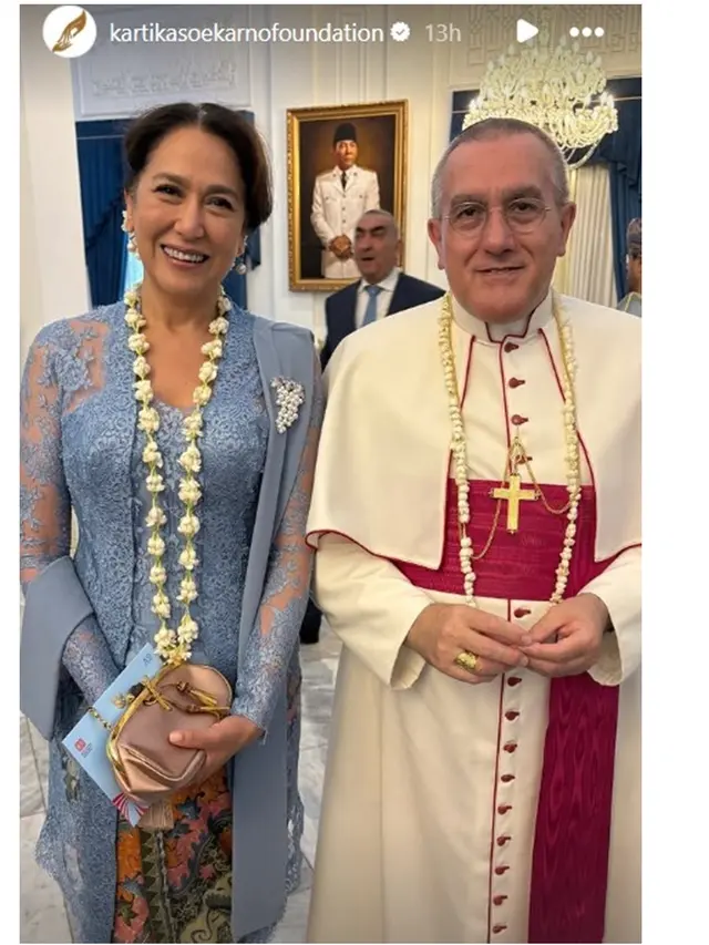 6 Potret Kartika Sari Dewi Soekarno Berkebaya Biru Hadiri HUT RI di ...