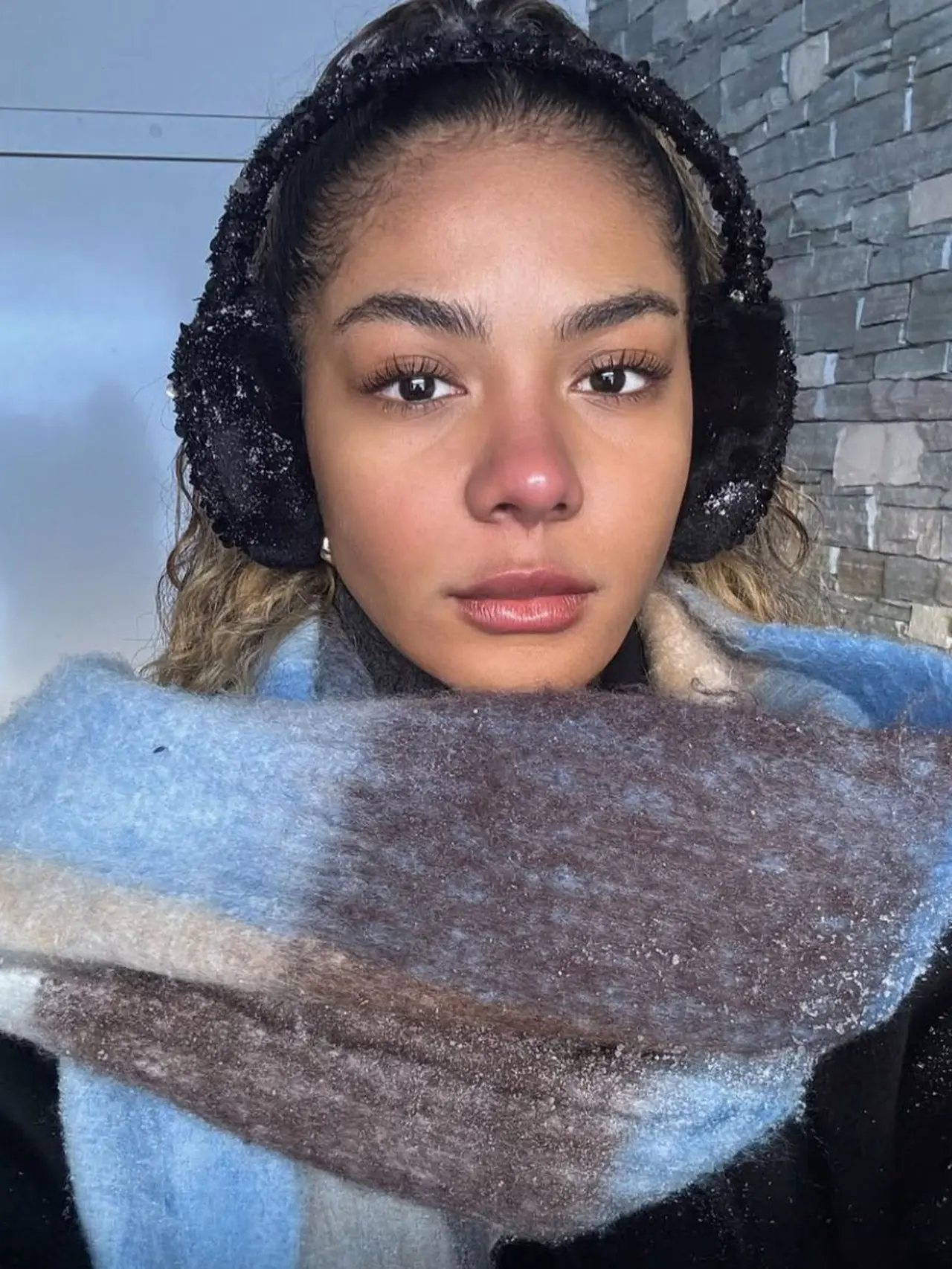 Pamer Pesona, 5 Potret Manis Zsa Zsa Utari dengan Gaya Winter Look di ...