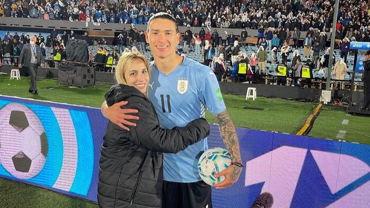 Momen Mesra Darwin Nunez dengan Lorena Manas, Kekasih Hati - Foto ...