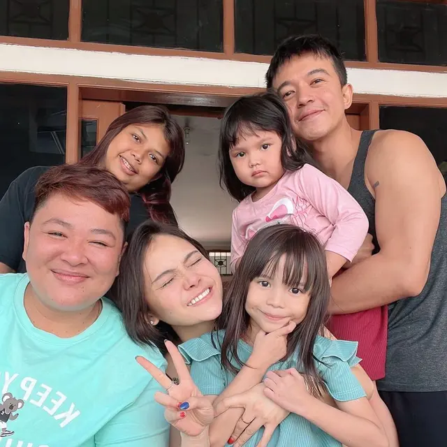 Diisukan Telah Menikah Lagi, Ini 6 Potret Mawar AFI Bareng Keluarganya ...