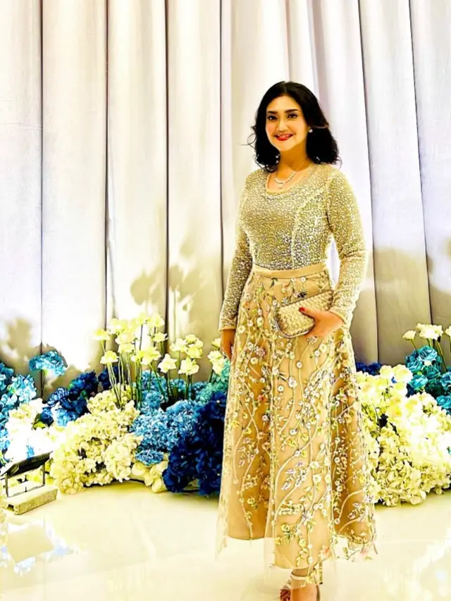 6 Inspirasi Gaya Rambut Terurai Bella Saphira saat Kondangan, Pesona ...