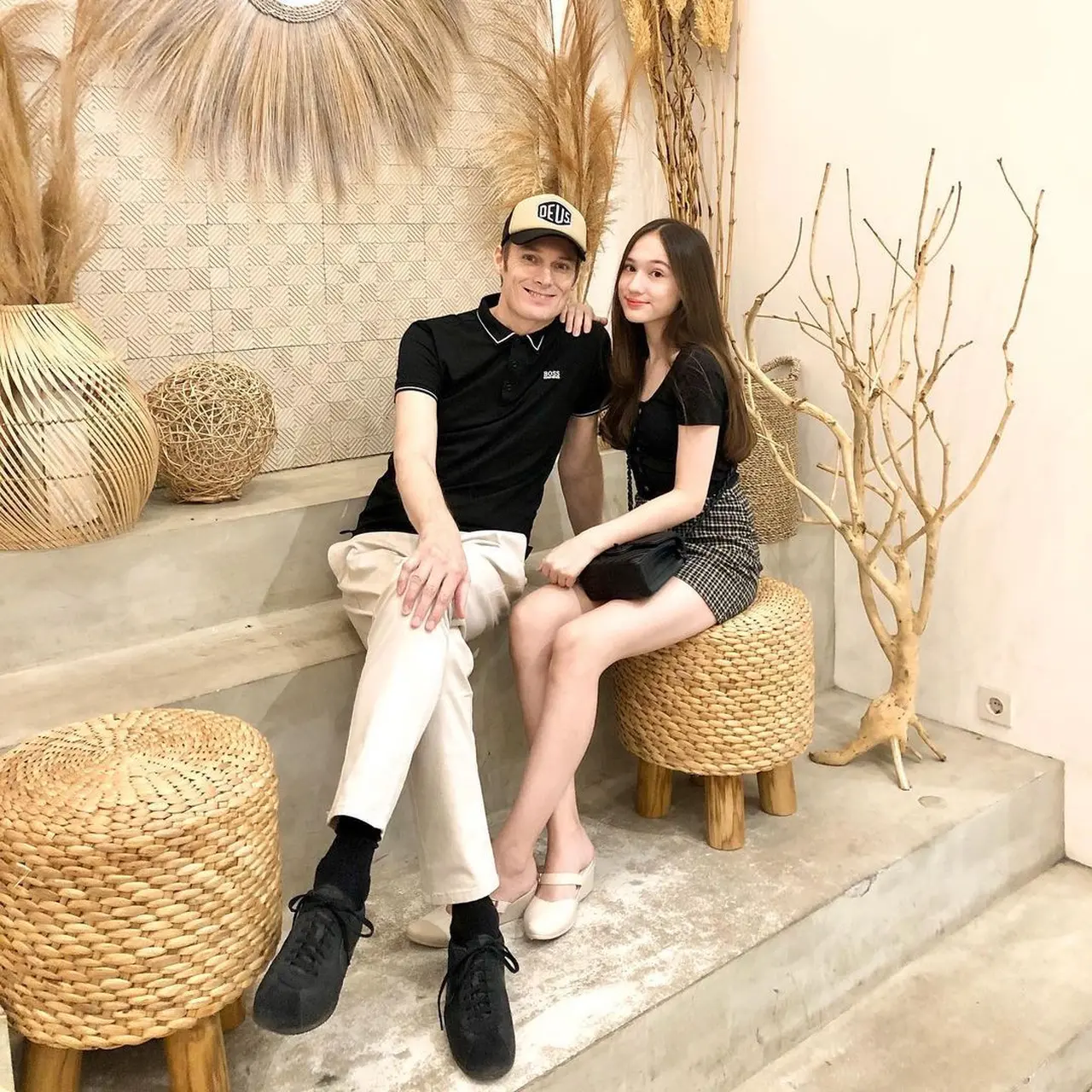 6 Potret Kenangan Laura Moane dan Ayahnya, Meninggal Dunia Tahun 2021 ...