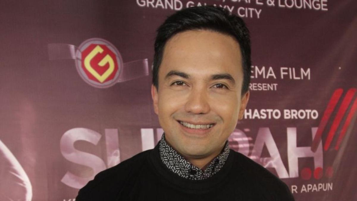 Jadi Ustaz di Film Sumpah, Sahrul Gunawan Sibuk Belajar Agama - ShowBiz ...