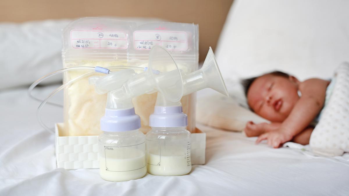 Tips Memompa ASI untuk Ibu Bekerja