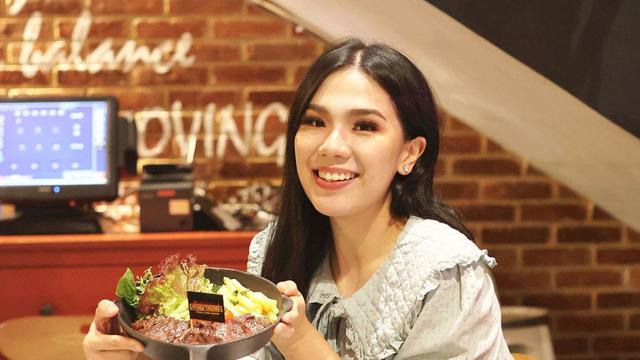 7 Potret Chef Devina Hermawan, Jadi Sorotan Usai Beli Pisau Rp 42 Juta ...