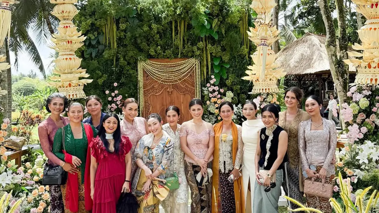 Gaya Klasik Luna Maya Saat Menikahi Maxime Bouttier di Bali, Pakai ...