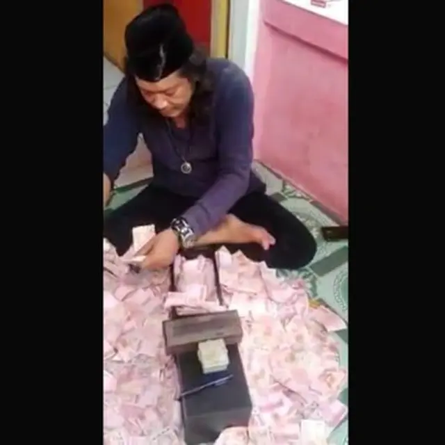 Viral 'Ustaz Gondrong' yang Bisa Gandakan Uang Diamankan Polisi, Ini 4 ...
