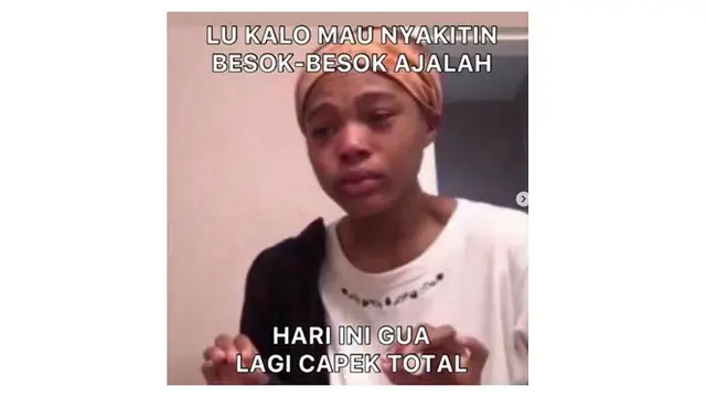 6 Meme Lucu Hidup Lagi Berantakan Ini Bikin Senyum Getir - Hot Liputan6.com