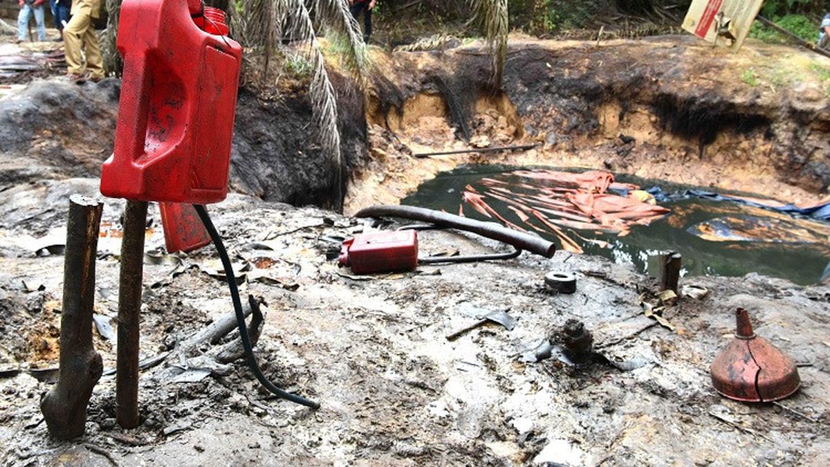 Sumur Minyak yang Terbakar di Aceh Akibat Pengeboran Ilegal - Bisnis ...