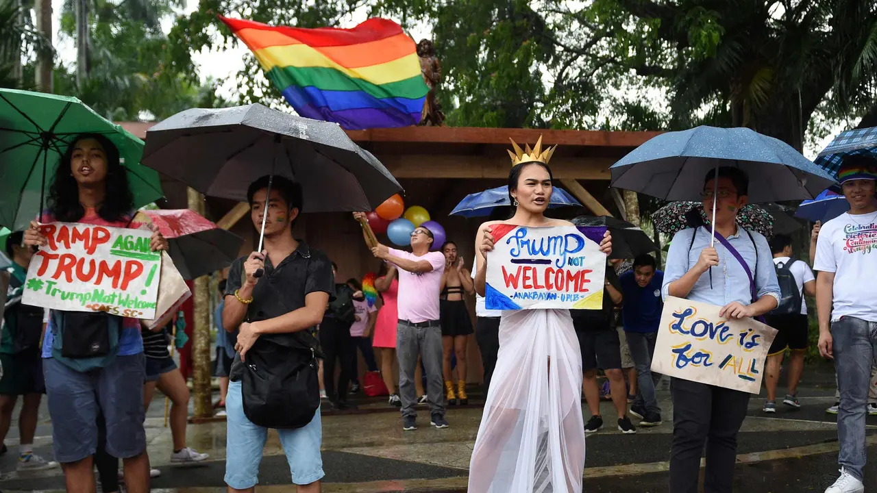 Joe Biden Resmi Tanda Tangan UU yang Lindungi Hak Pernikahan LGBTQ ...