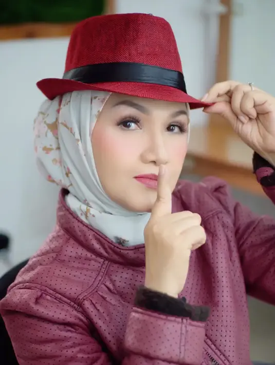 Potret Terbaru Tuty Wibowo Penyanyi Lagu Hamil Duluan Kini Berhijab, Viral Setelah Dibahas Bunda ...