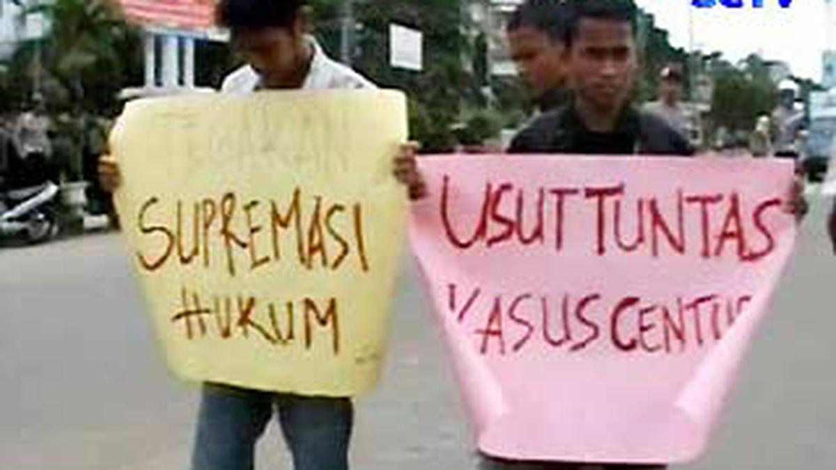 Mahasiswa Desak Tuntaskan Kasus Century - News Liputan6.com