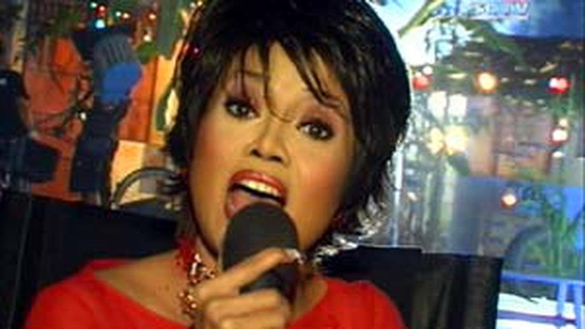 Iyeth Bustami Tak Muluk-Muluk - ShowBiz Liputan6.com