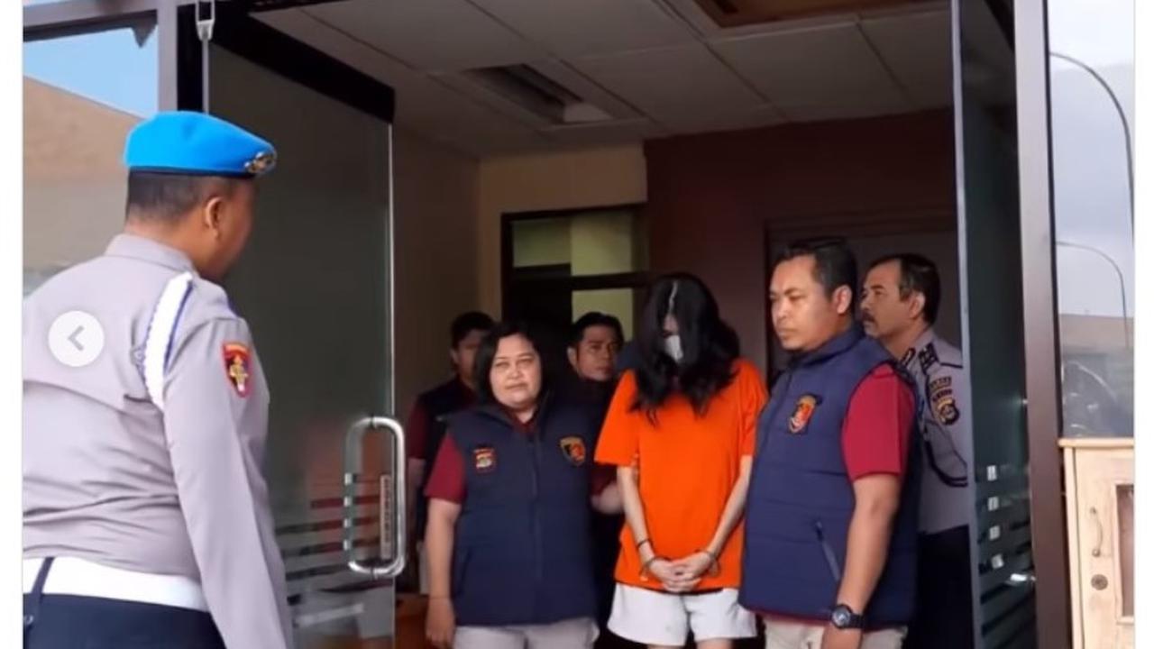 Top 3: Sosok Zhafira Devi, Selebgram Semarang yang Buang Bayinya di Bandara