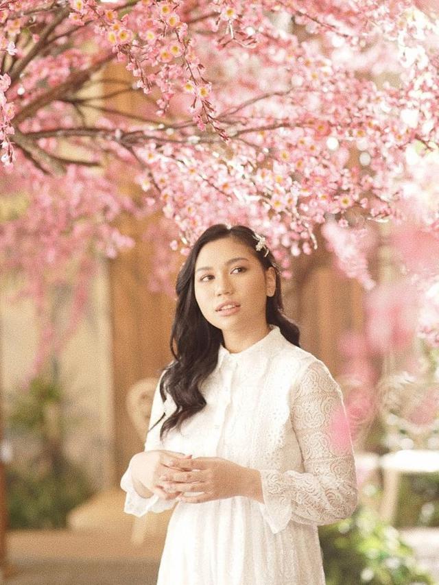 6 Potret Amindana Chinika, Penyanyi yang Rilis Single Baru Tiada Cinta ...