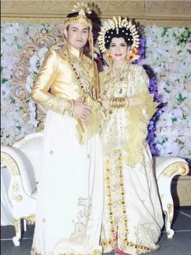 10 Potret Artis Kolosal Genta Buana di Momen Pernikahan, Bikin Nostalgia Bareng - Hot Liputan6.com