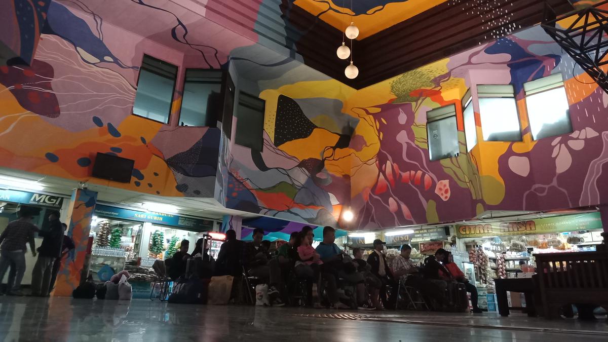 Sudahkan Anda Berswafoto di Terminal Leuwi Panjang Bandung? - Regional ...