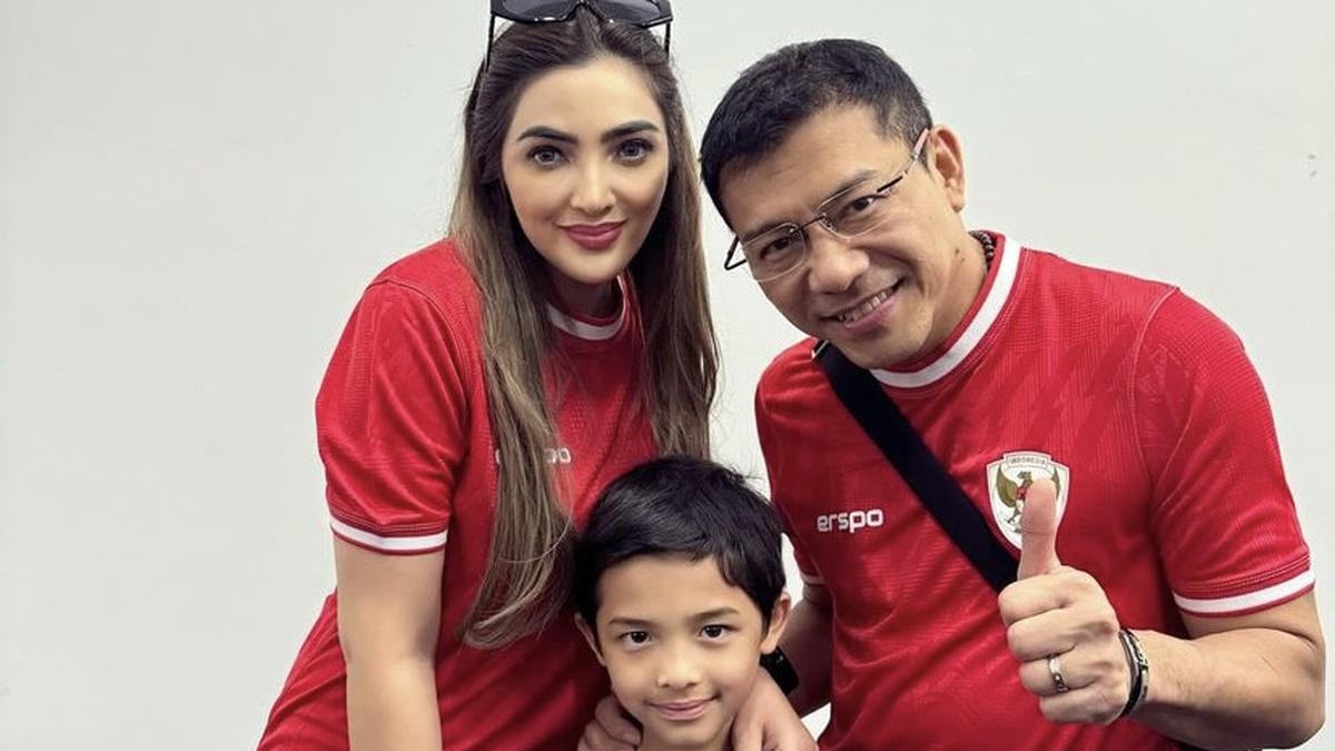 6 Gaya Ashanty Dampingi Arysa Hermansyah Jadi Pendamping Garuda saat Laga Timnas vs Irak di GBK ...