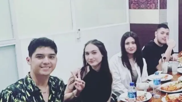 10 Potret Al Ghazali dan Laura Moane yang Diduga Pacaran, Romantis - Hot Liputan6.com