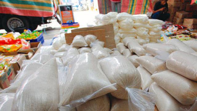 Bulog Banyuwangi Siapkan 150 Ton Gula dan 120 Ribu Liter Migor Amankan ...