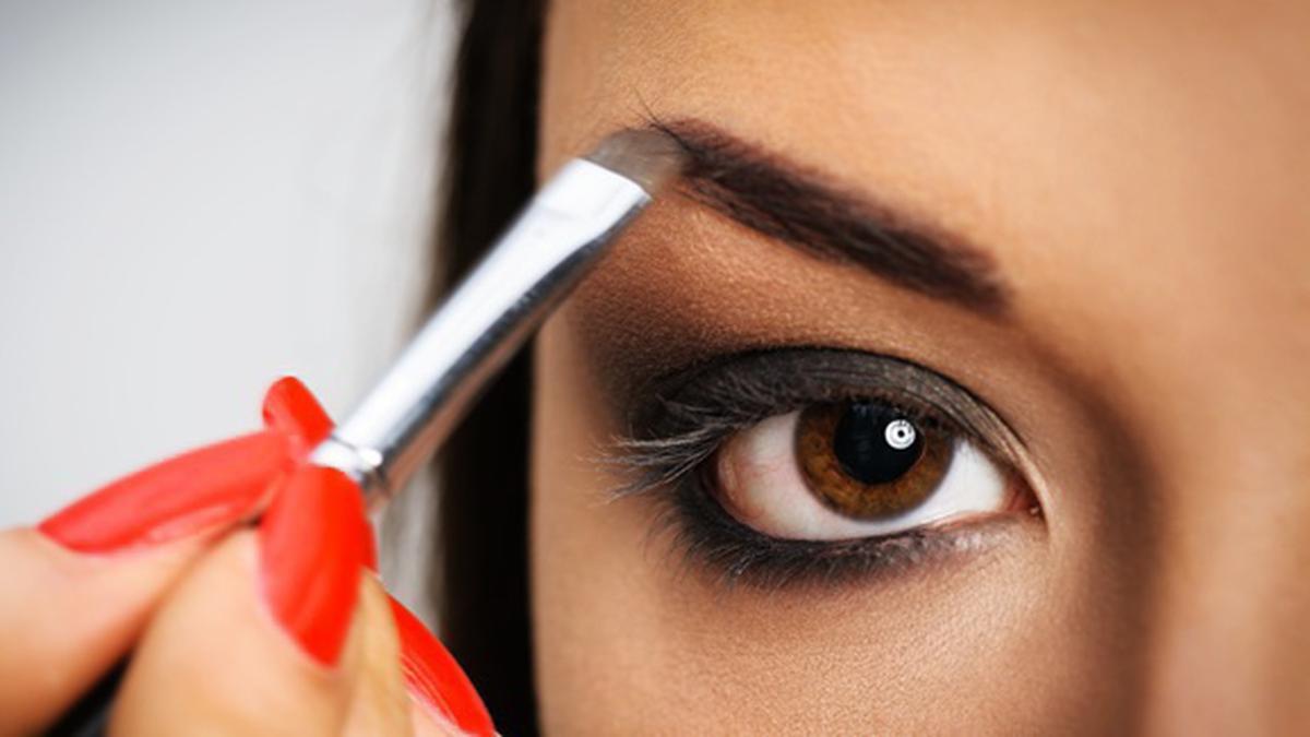 Tutorial Menggambar Alis Sempurna Dalam 5 Menit Saja (+Foto)