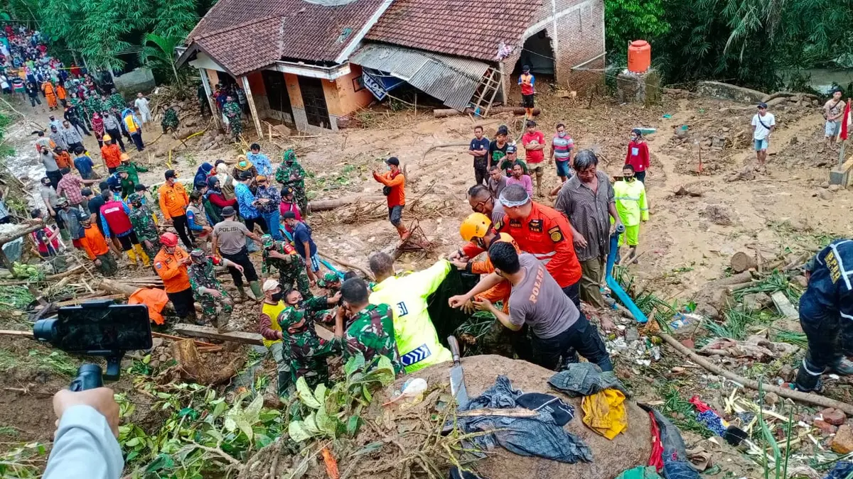 Berita Terjebak Longsor Hari Ini Kabar Terbaru Terkini