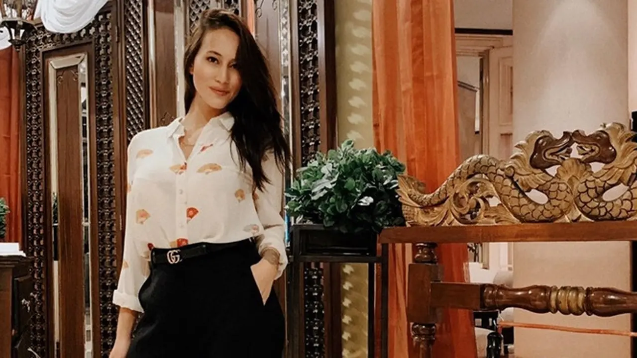 7 Pesona Janisa Pradja, Wanita yang Resmi Dilamar Mike Lewis - Hot ...