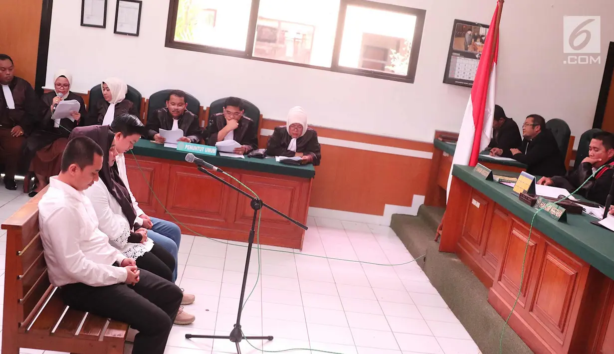 FOTO: Tiga Bos First Travel Jalani Sidang Perdana di PN Depok - Foto ...