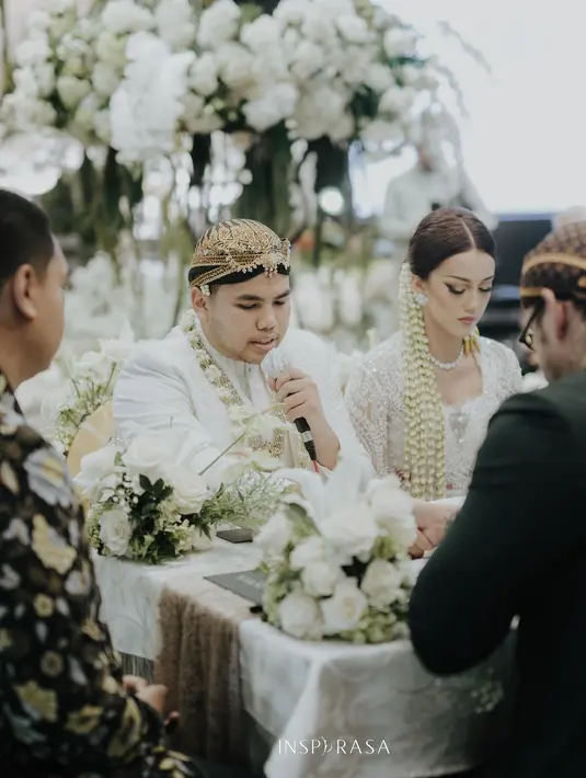 Potret Tora Sudiro Menikahkan Anak Sulungnya dengan Muhammad Ivan Lubis ...