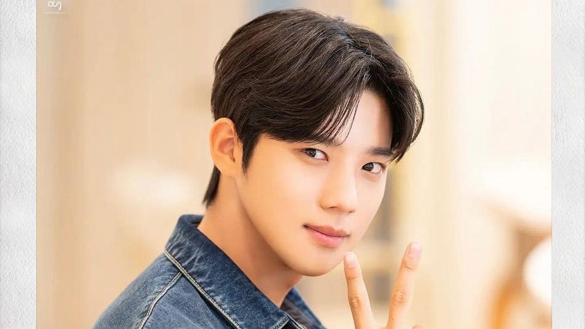 6 Fakta Moon Sang Min, Aktor Under The Queen's Umbrella yang Banjir ...