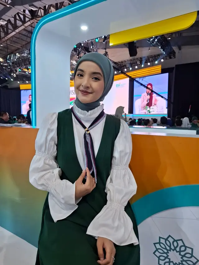 Personal Color Nabila Ishma Warm Spring, Cocok dengan Perhiasan Emas ...