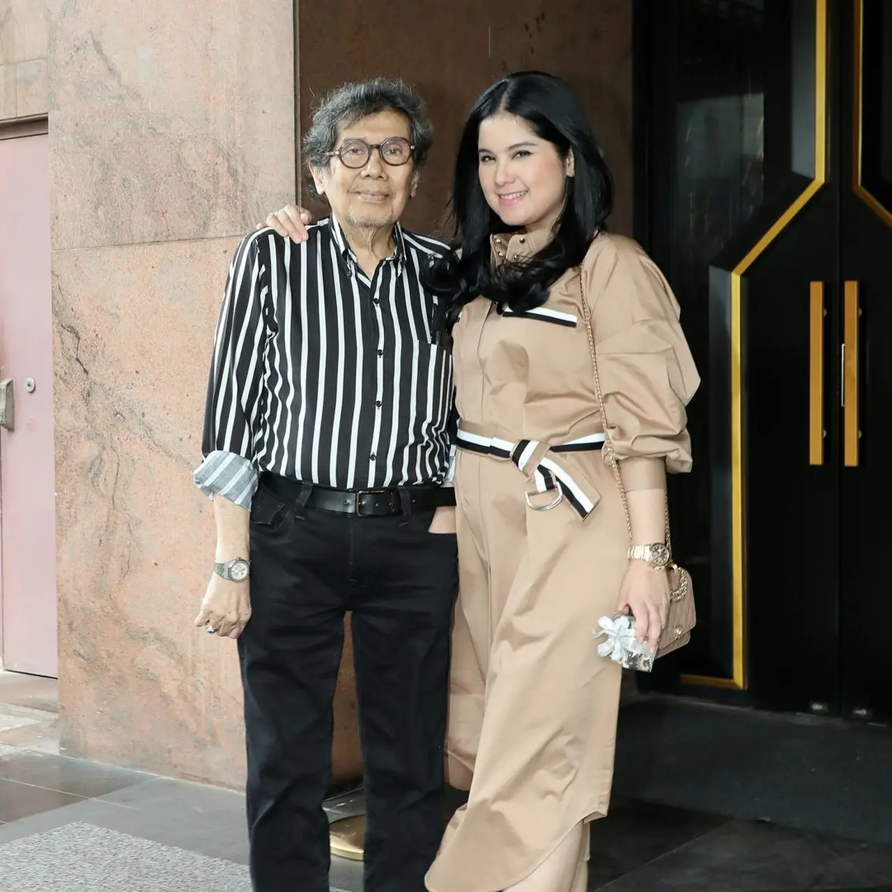 6 Potret Kebersamaan Annisa Pohan dan Ayah, Masih Bugar di Usia 79 ...