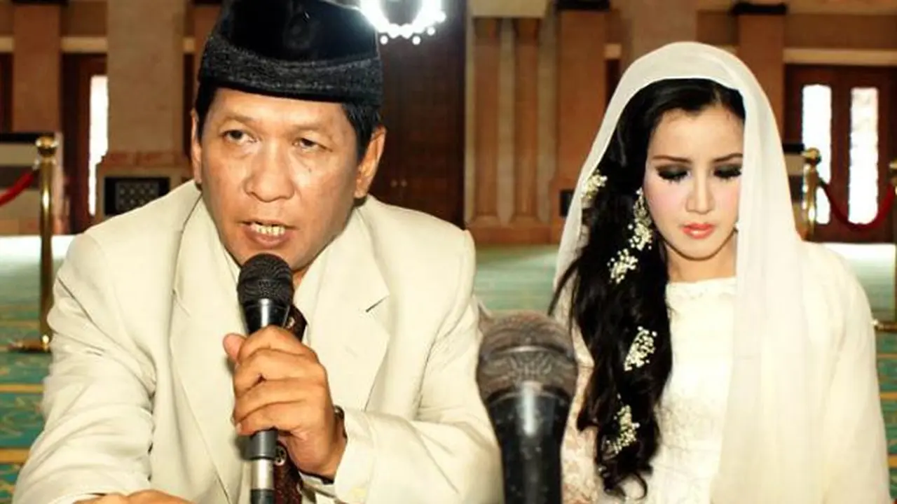 Selebritis Ini Nikahi Wanita yang Pantas Jadi Anaknya - ShowBiz ...