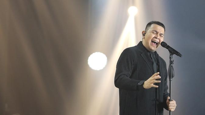 Lirik Lagu Sepatu - Tulus - Ragam Bola.com