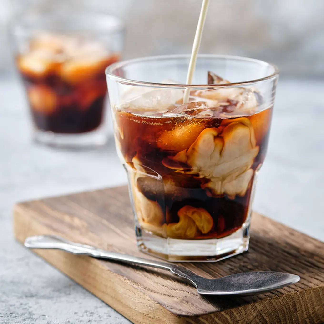6 Resep Es Kopi Susu Gula Aren Segar yang Cocok Jadi Teman Kerja