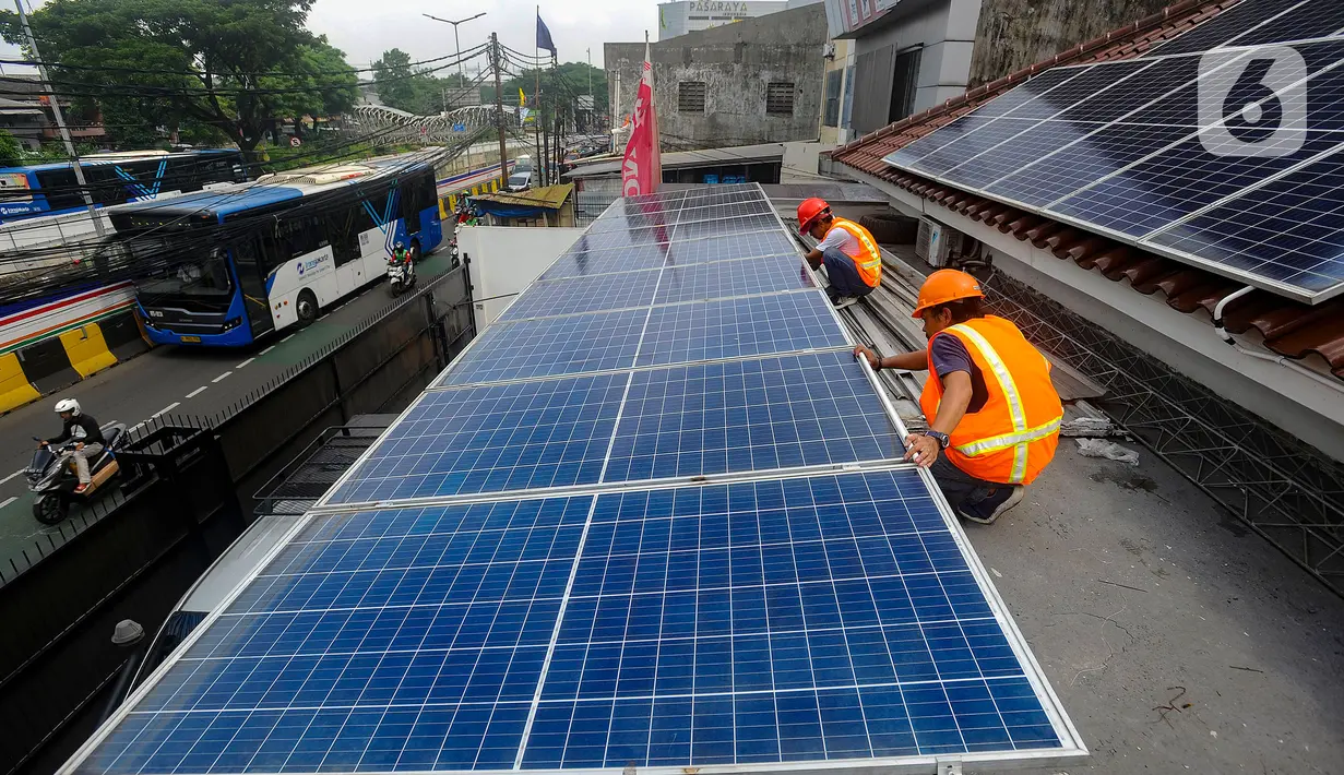 Penggunaan PLTS Mulai Diminati Warga Jakarta - Foto Liputan6.com