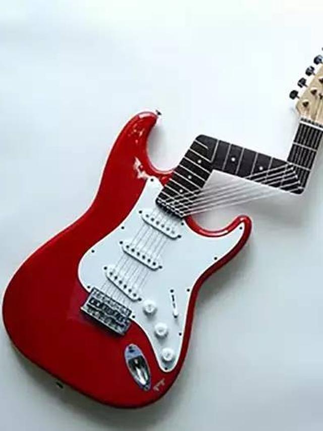 7 Potret Bentuk Gitar Listrik Nyeleneh Ini Kocak Banget - Hot Liputan6.com
