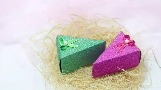 3 Cara Membuat Kotak Kado dari Karton yang Mudah - Lifestyle Fimela.com