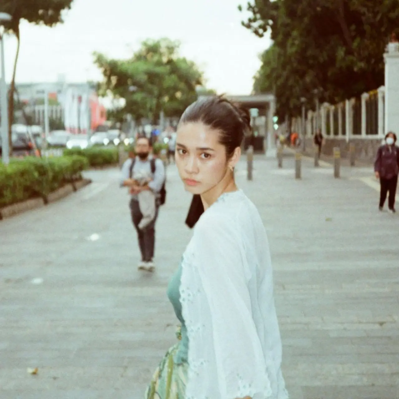 8 Potret Cantik Nura Datau, Anak Artis Senior yang Sempat Masuk ...