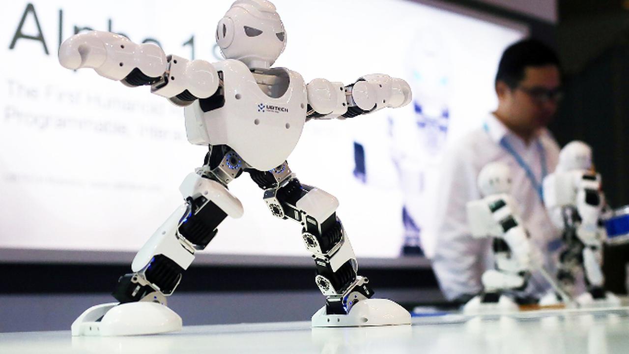 Pertama di Dunia, Robot Walker S2 Bisa Ganti Baterai Sendiri Tanpa ...