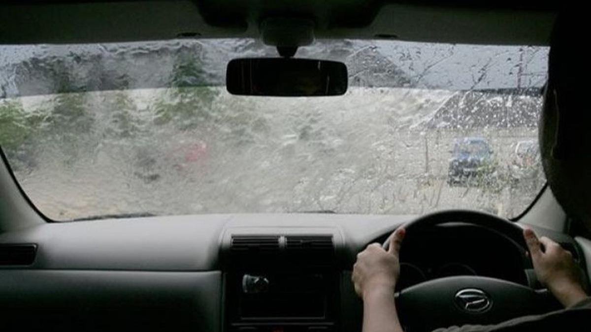 Daihatsu Bagikan 3 Tips Berkendara Aman dan Nyaman saat Musim Hujan ...