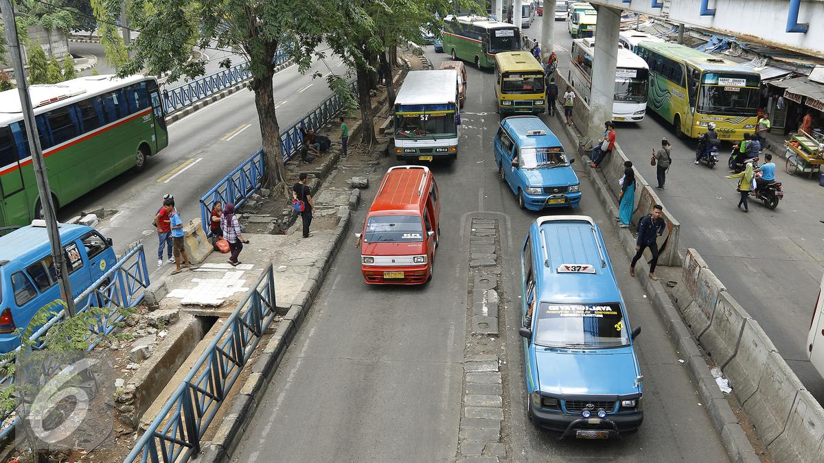 Tarif Angkutan Umum Mau Turun? Ini Syarat Menhub Jonan - Bisnis ...