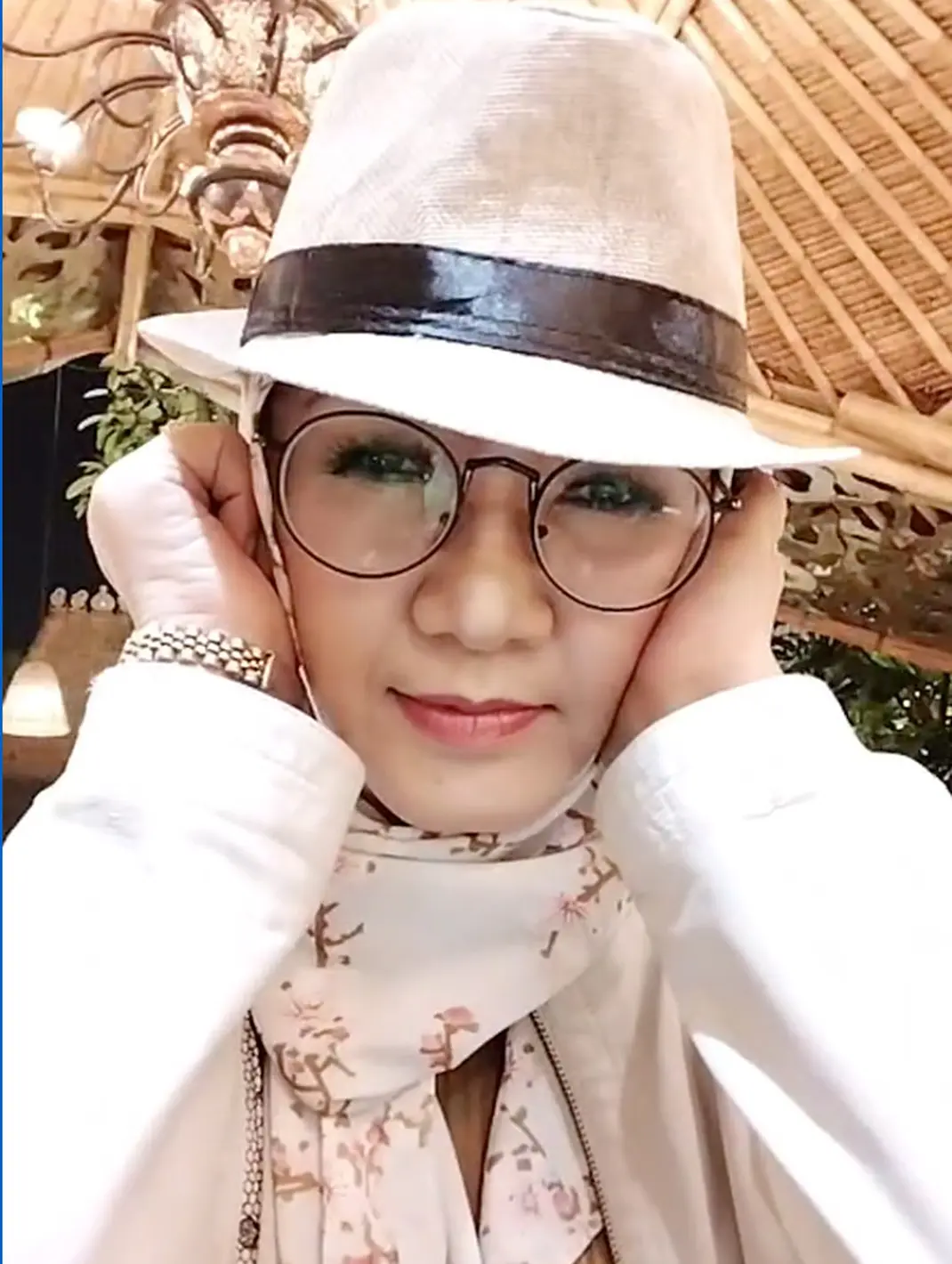 Potret Terbaru Tuty Wibowo Penyanyi Lagu Hamil Duluan Kini Berhijab, Viral Setelah Dibahas Bunda ...