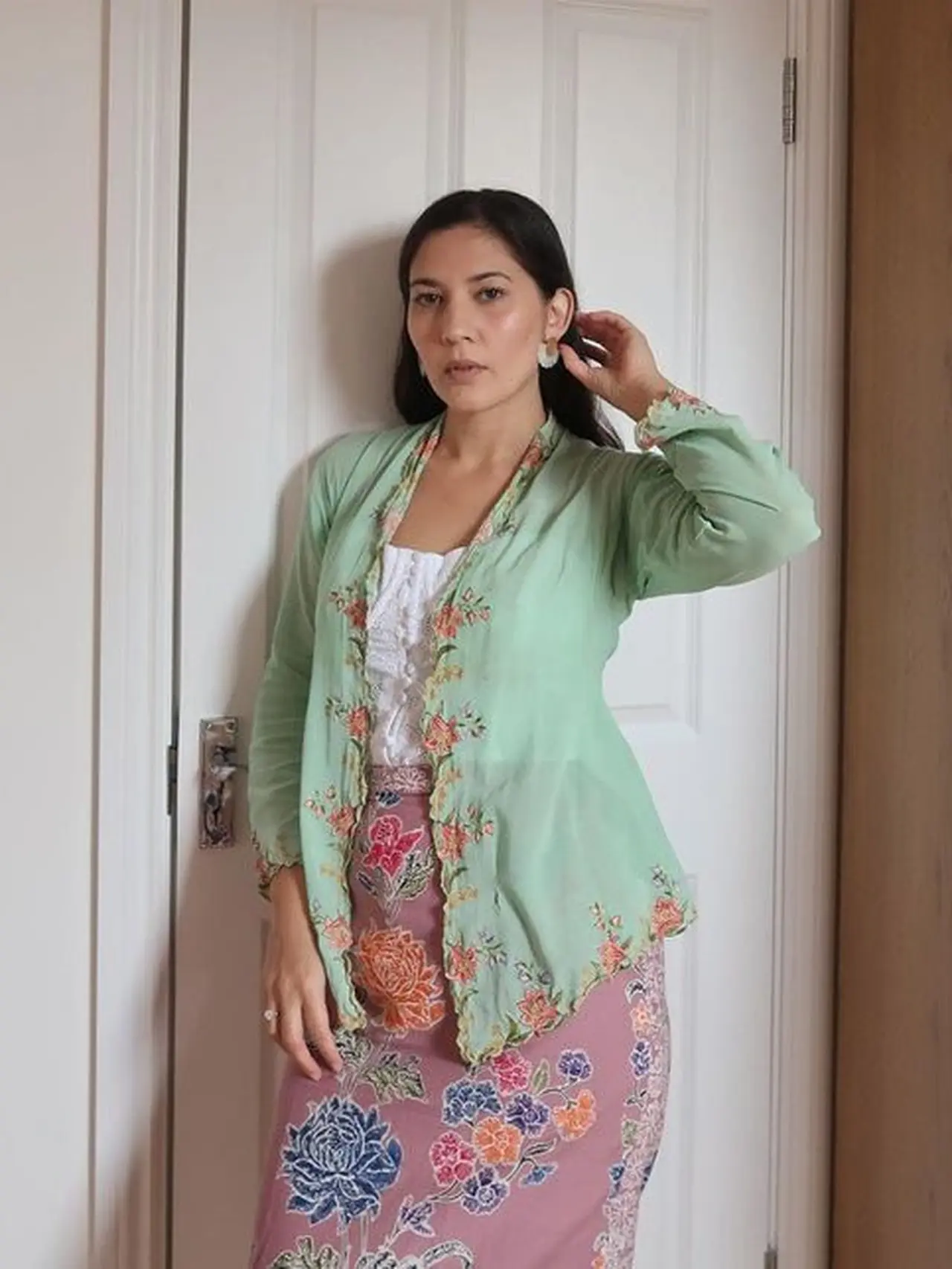 Potret Hannah Al Rashid yang Kini Menetap di London, Bangga Pakai ...