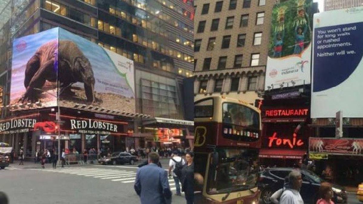 Jokowi Pamer Iklan Pariwisata RI Mejeng di Paris dan AS - Bisnis ...